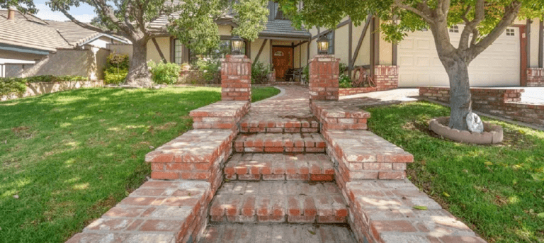 The Poltergeist House is Finally Up For Sale > Horror Facts